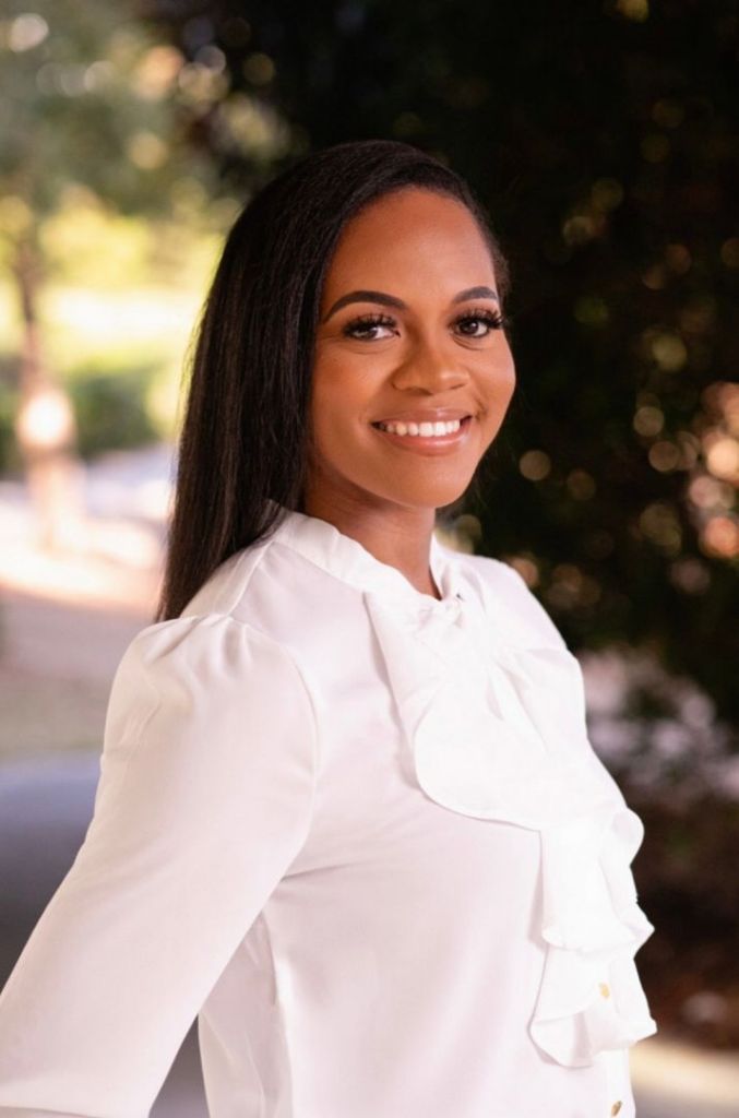Meet Dr. Raven Evans | Licensed Clinical Psychologist - SHOUTOUT ATLANTA