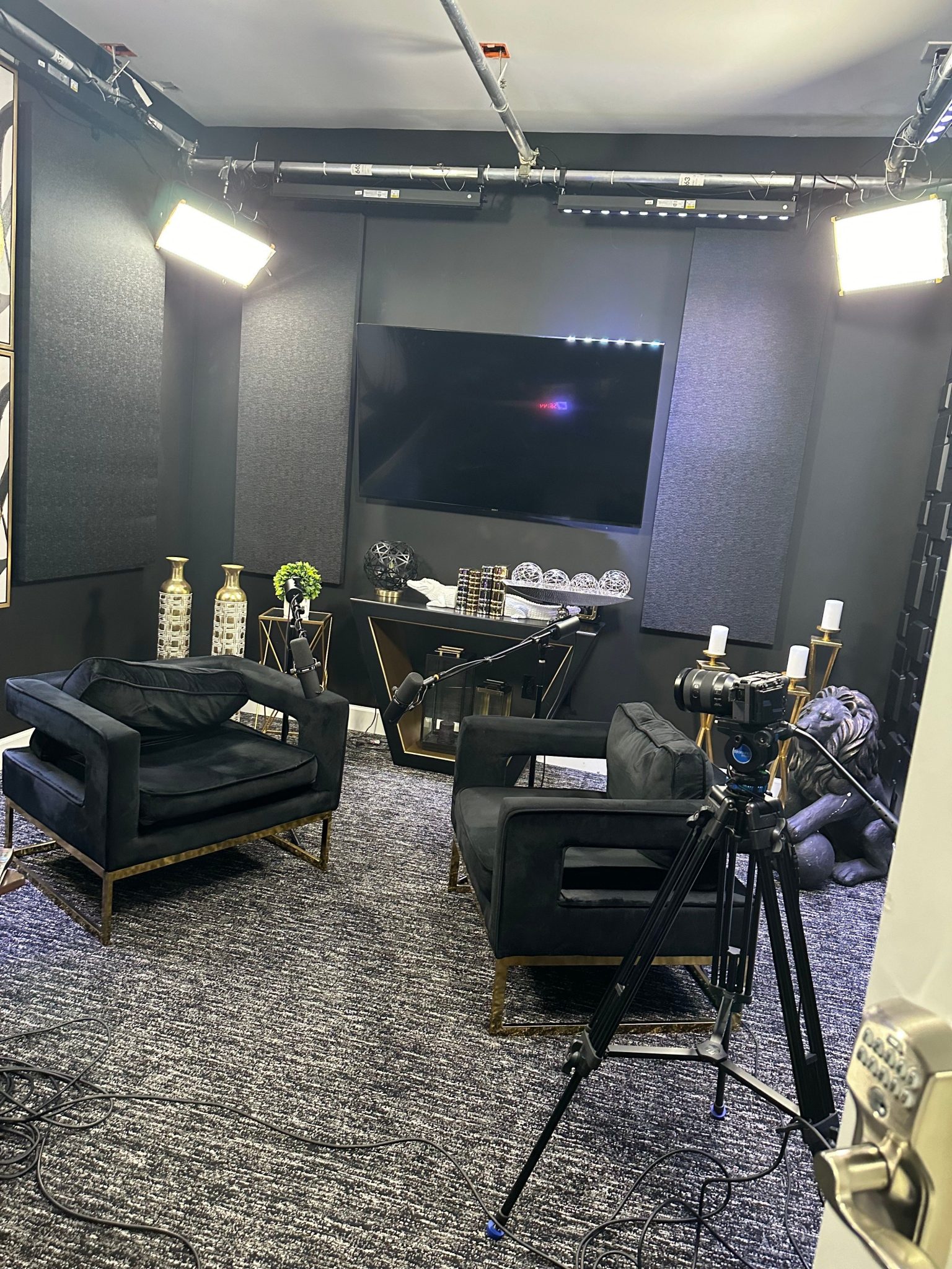 Meet Dionna Thomas | Podcast Host and Entrepreneur – SHOUTOUT ATLANTA